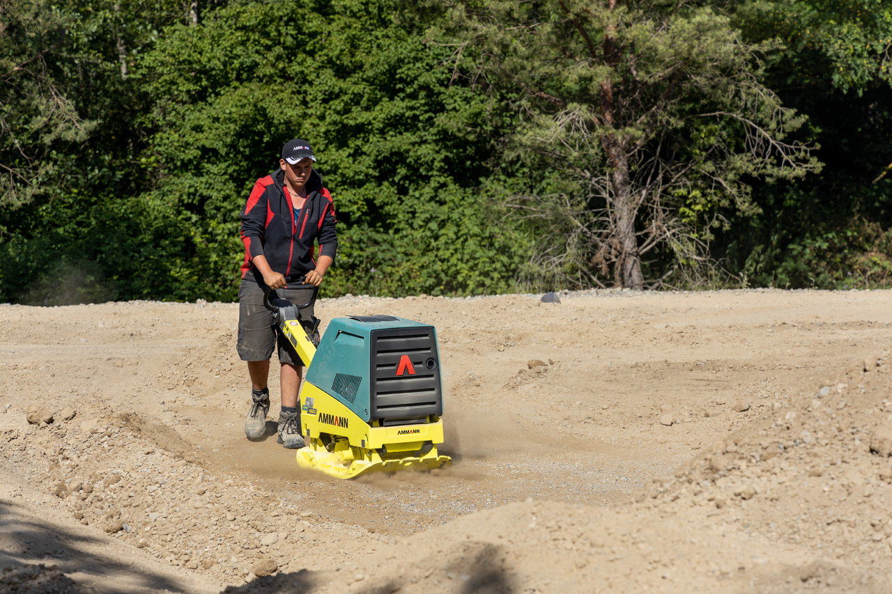 APR REVERSIBLE VIBRATORY PLATES